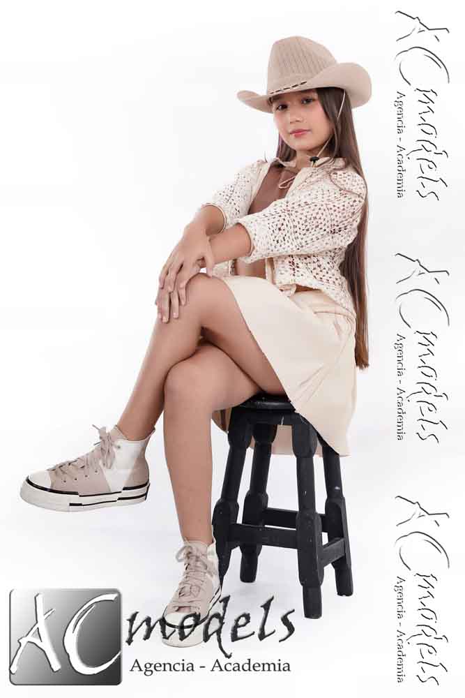 Paulina Santillana (6) - AC MODELS